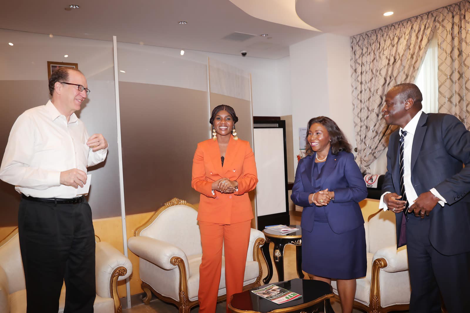 David Malpass est acceuili ce jour par Mme Sandra Johnson secrétaire général de la présidence et ...